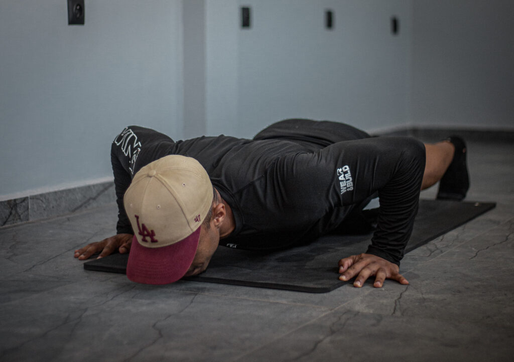 Bodyweight Strength Training Secrets: Proven Way to Get Strong Without ...